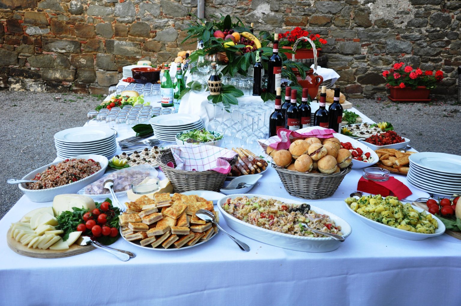 Typical Tuscan Dishes: Authentic Flavours of Tradition - Castelvecchi